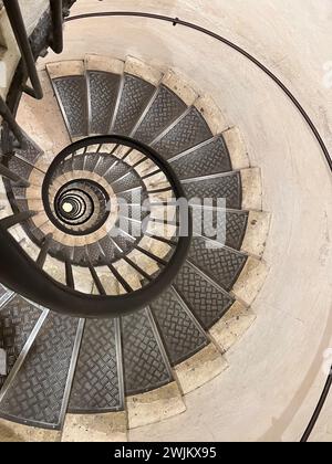 Optical illusion. Unknown Stock Photo - Alamy