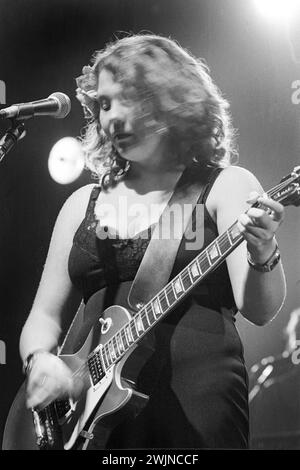 MARIE DU SANTIAGO, KENICKE, 1998: Guitarist Marie du Santiago of the ...