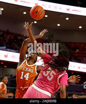 Texas forward Amina Muhammad (14) and Baylor guard Darianna Littlepage ...