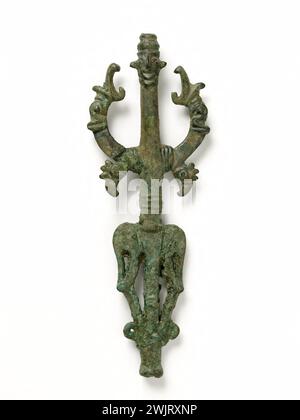 Taught. Column crowned with a human figure (Gilgamesh?) With facing ...