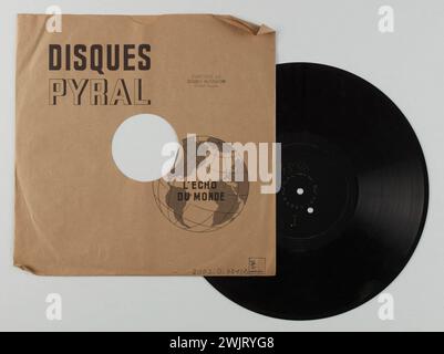45 rpm disc. Pyral disc, the echo of the world. General Leclerc Museum ...