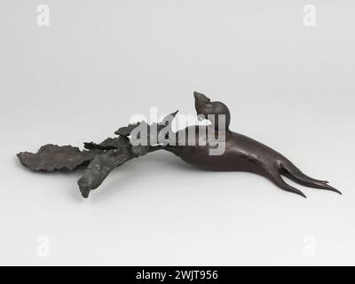 Radish-shaped-shaped burn with a rat over it. Japan. Bronze. Nineteenth ...