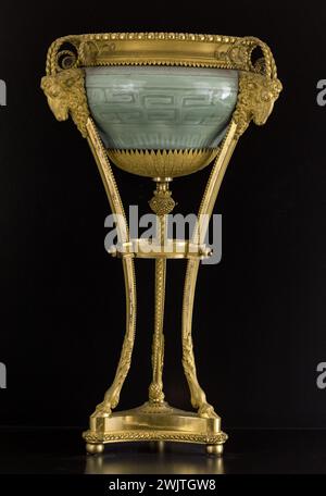 Anonymous. Vase mounted. Céladon, golden bronze, 1775-1785. Paris ...