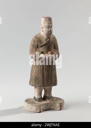 Male character mingqi. Terracotta, dark brown glaze and traces of ...