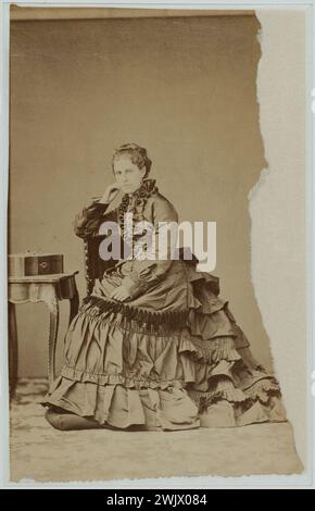 Madame Elise model. 1870-1875. Anonymous photography. Galliera, fashion ...