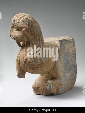 Lion protomed (common name), 0100. Dense black stone. Cernuschi Museum ...