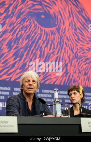 Schauspielerin Liv Lisa Fries bei der Premiere des Films In Liebe, Eure ...