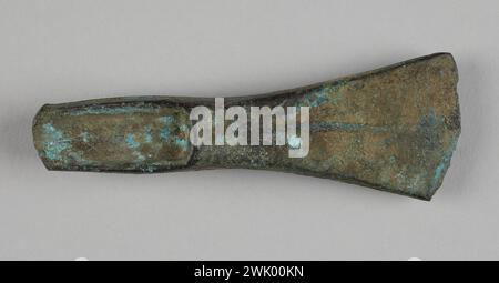 Talon ax (common name). Bronze. Carnavalet museum, history of Paris ...