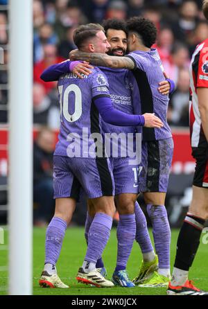 Liverpool's Alexis Mac Allister celebrates with his team mates after ...
