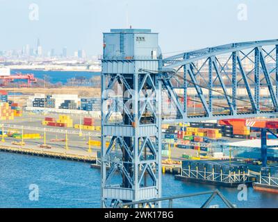 Goethals Bridge and Arthur Kill Vertical Lift Bridge. The Goethals ...
