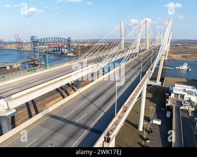 Aerial view of the New Goethals Bridge, spanning Arthur Kill strait ...