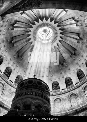 Interior of Aedicule inside the Church of the Holy Sepulchre in ...