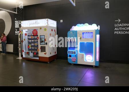 Los Angeles, California: Sprinkles Cupcakes ATM at Beverly Center ...