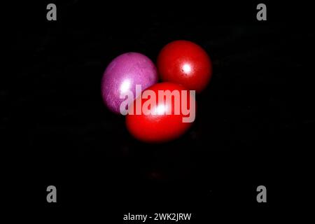 Easter cake and marble blue painted eggs, white flowers, festive ...