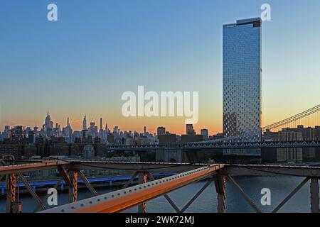 View from Brookly Bridge to Manhattan Stock Photo - Alamy