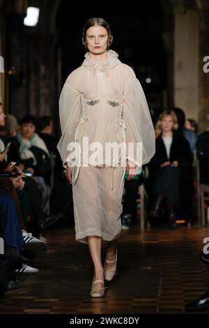 SIMONE ROCHA Autumn-Winter 2025 runway during London Fashion Week on ...