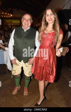 Dr Axel Munz Angermaier Tracht David Lindermeier Schauspieler Muenchen ...