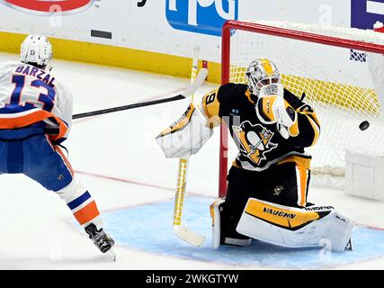 New York Islanders center Mathew Barzal (13) and Colorado Avalanche ...