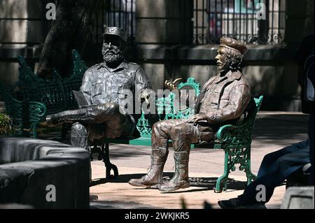 Monumento Encuentro, Denkmal Begegnung, zwei Bronzestatuen von Fidel ...