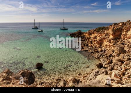 A view of an idyllic cove at Es Cap Enderrocat in southern Mallorca ...