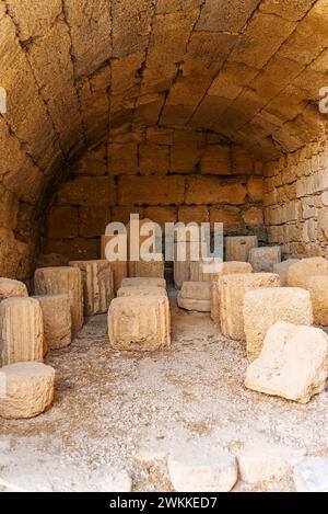 Many fragments of ancient Greek columns Stock Photo - Alamy