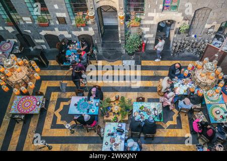 Syria, Damascus, local restaurant Stock Photo - Alamy