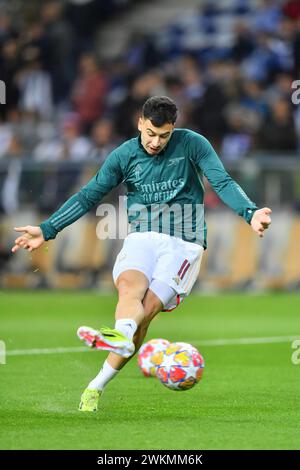 Gabriel Martinelli of Arsenal warms up prior to the Carabao Cup Round 3 ...