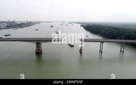 (240222) -- GUANGZHOU, Feb. 22, 2024 (Xinhua) -- An aerial drone photo ...