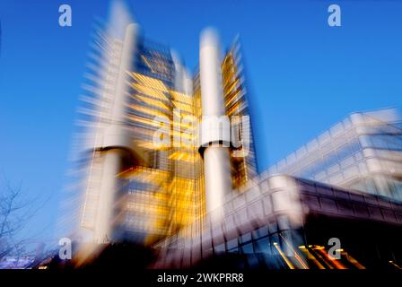 HVB-Tower at sunset, HVB Immobilien, Hypovereinsbank HVB Real Estate ...