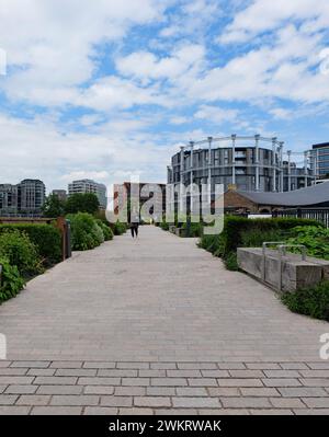Bagley Walk in the Kings Cross redevelopment an new pedestrian and ...
