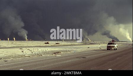 First Gulf War: 17th March 1991 A U.S. Army Humvee passes a backdrop of ...