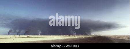 First Gulf War: 17th March 1991 The crew of a U.S. Army M1A1 Abrams ...