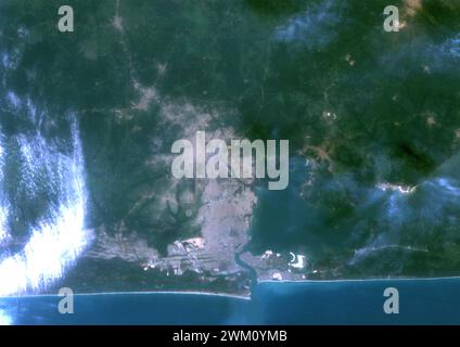 Color satellite image of Lagos, Nigeria in 1984 and 2022 Stock Photo ...