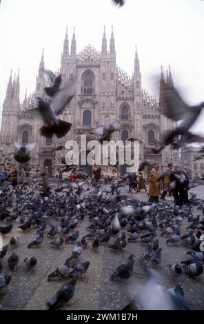 Pigeons in front of cathedral Piazza Del Duomo Milan Italy Stock Photo ...