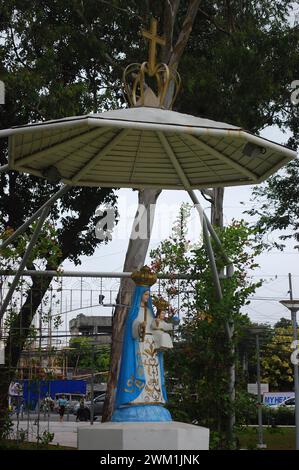 Statue of a Prayer for Peace, mother and child by sculptor Katsuzo ...