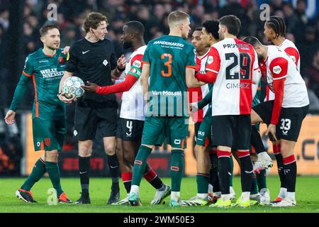 ROTTERDAM, NETHERLANDS - FEBRUARY 18: referee Fabio Toffoli (BRA ...