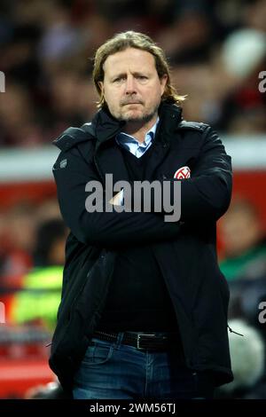 Bo Henriksen (1. FSV Mainz 05 Trainer) gestikuliert, GER, 1. FSV Mainz 05 vs. SC Freiburg ...