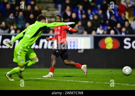 EINDHOVEN, NETHERLANDS - FEBRUARY 24: goalkeeper Niek Schiks of Jong ...