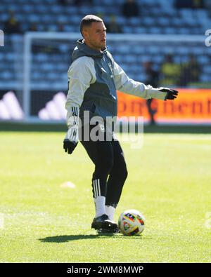 Columbus Crew forward Christian Ramirez (17), FC Cincinnati defender ...