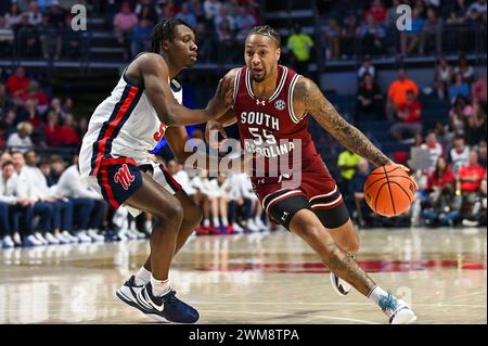 Mississippi guard Jaylen Murray (5) drives against Kentucky guard ...