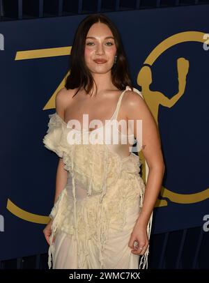 Maddie Ziegler attends the 30th Annual Screen Actors Guild Awards at ...