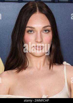 Maddie Ziegler arrives at the 30th annual Screen Actors Guild Awards on ...