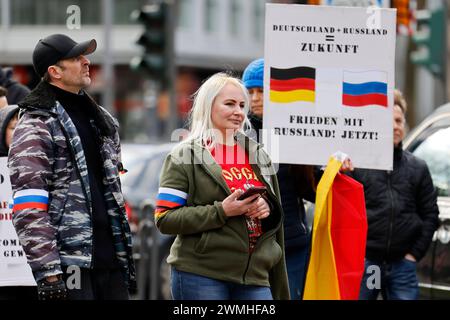 Aktivistin Elena Kolbasnikova und ihr Ehemann Max Schlund Rostislav ...