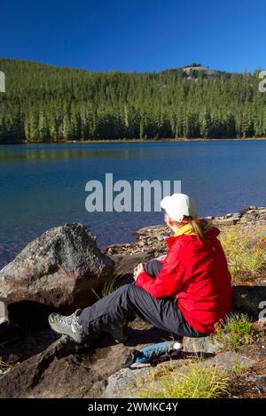 Timber Lake on Timber Lake Trail, Ollalie Lake Scenic Area, Mt Hood ...