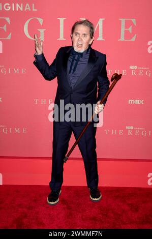 David Bamber bei der Premiere der HBO Max Serie The Regime im American ...
