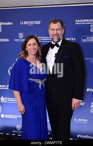 Rene Kindermann und Ehefrau Katja Kindermann beim 16. SemperOpernball ...