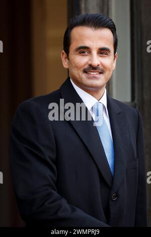 Qatar's Emir Sheikh Tamim bin Hamad Al Thani welcomes President Donald ...