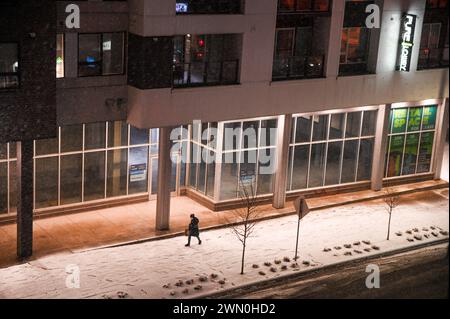 Snowy street at night in Minneapolis, Minnesota Stock Photo - Alamy