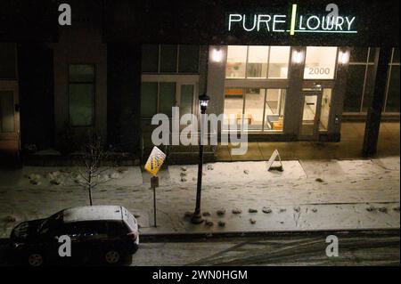 Snowy street at night in Minneapolis, Minnesota Stock Photo - Alamy
