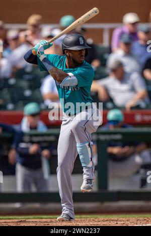 Seattle Mariners center fielder Samad Taylor can't make the catch on a ...